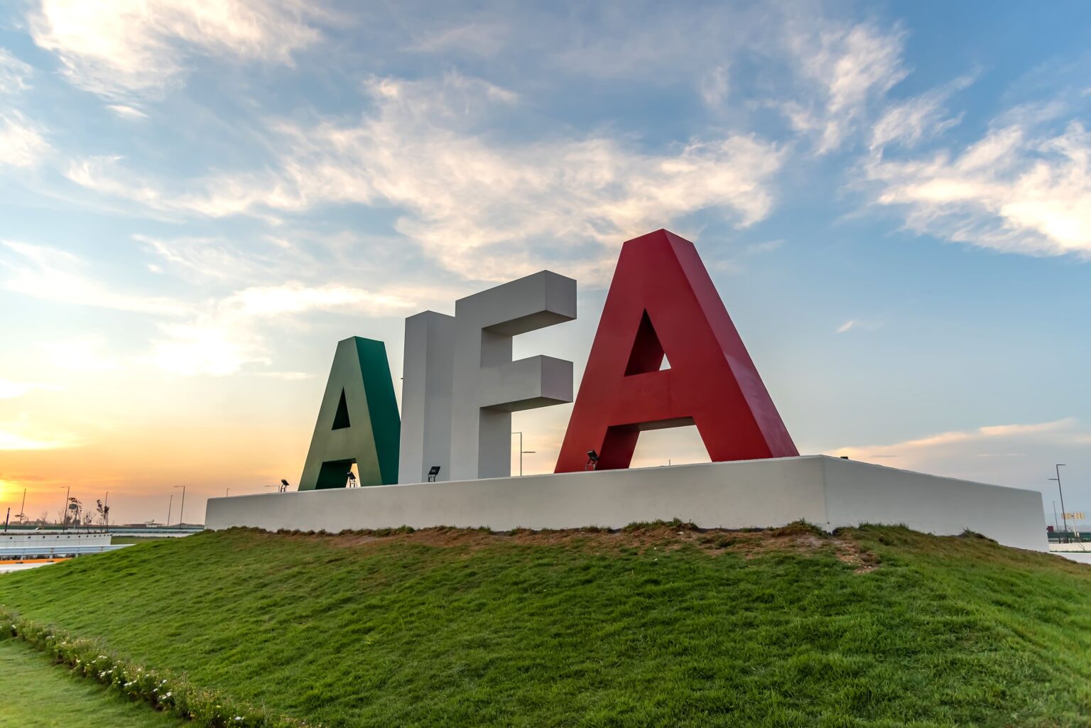 Flex Eco Taxi, la mejor alternativa de transporte en el AIFA - Energía Hoy